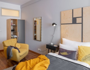 Apartamento, 1 quarto, terraço | Roupa hipoalergénica, cofre com capacidade para portátil 