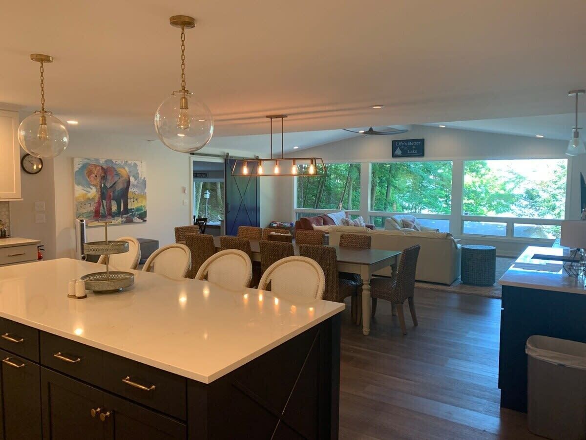 Beach View Cottage - Beautiful View Of The Lake! - Holland, MI