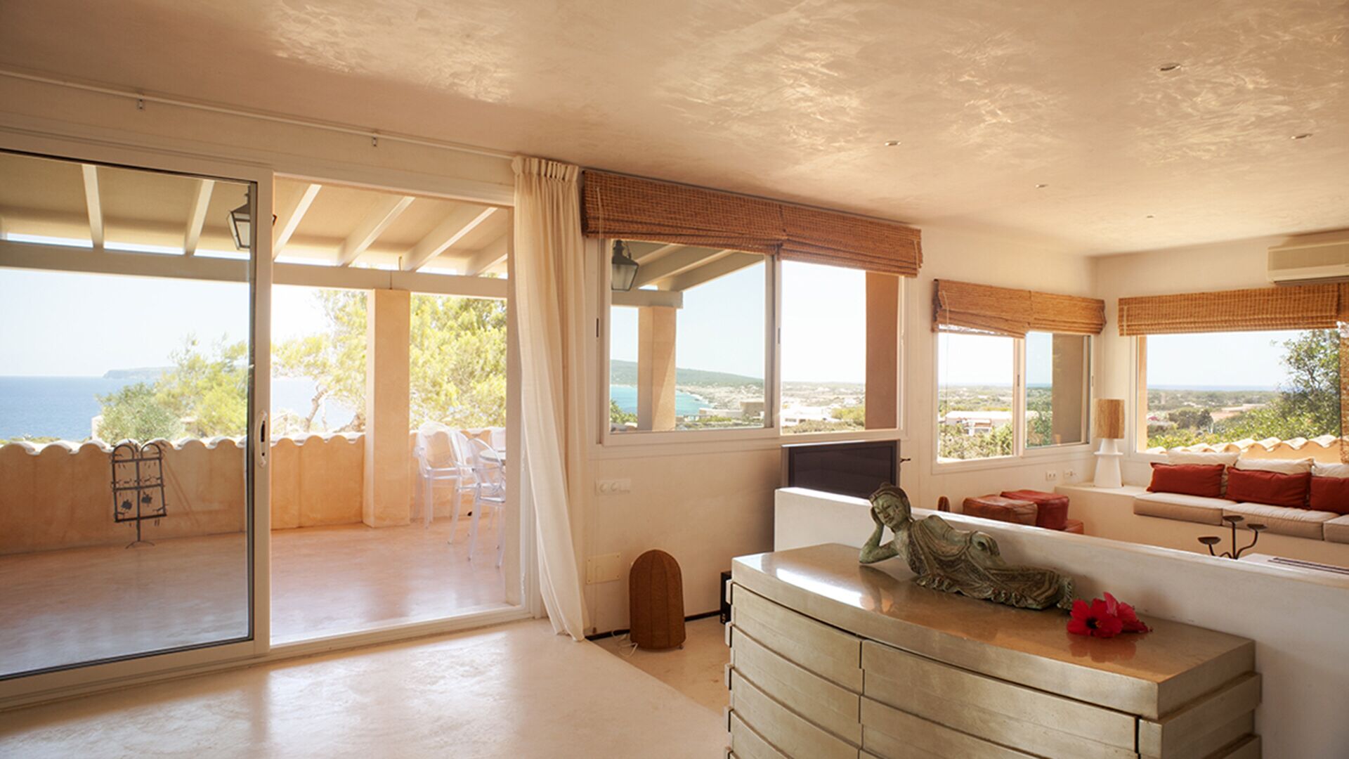 Villa à Cala En Baster Avec Vue Sur La Mer Et Piscine Entourée D'une Pinède - Formentera