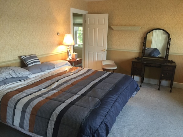 Berkshire Lake House Vacation Home - Pontoosuc Lake, MA