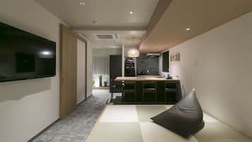 Suíte, cozinha americana | Cofres nos quartos, cortinas blackout, berços grátis, Wi-Fi de cortesia