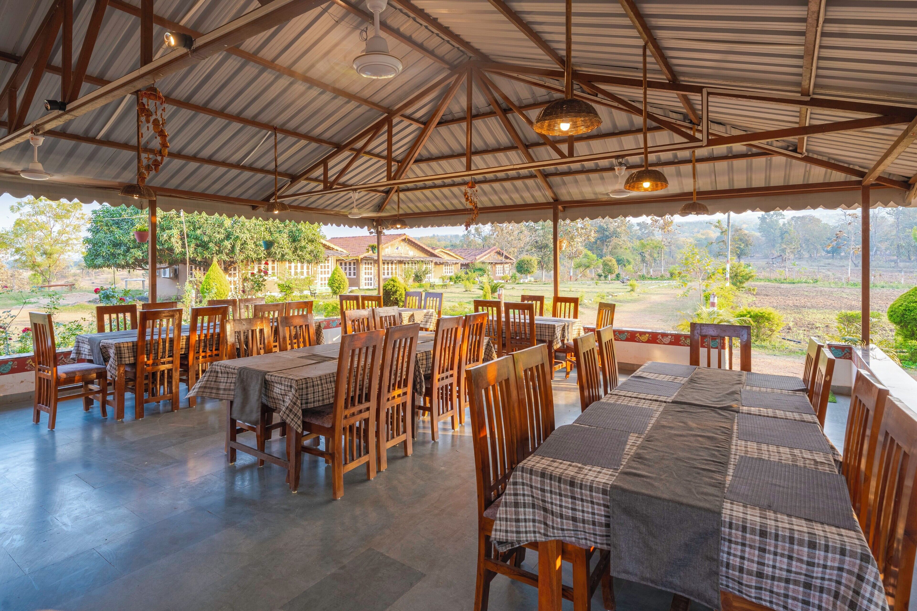 Pequeno-almoço tipo buffet diário (249 INR por pessoa) 