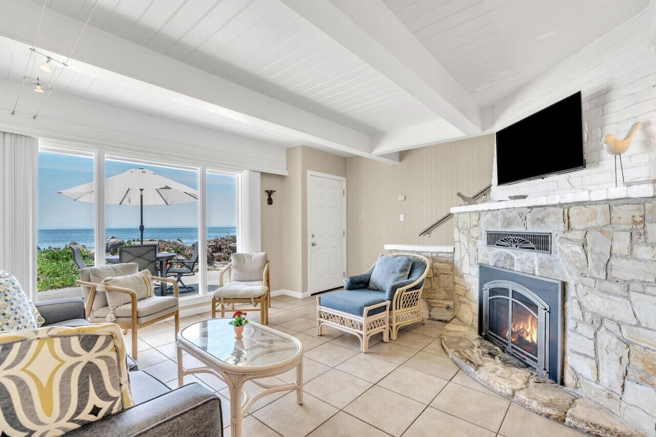 ¡Nuevo Listado! Casa Frente A La Playa En La "Isla"! Las Mejores Vistas Al Mar! - Capitola, CA