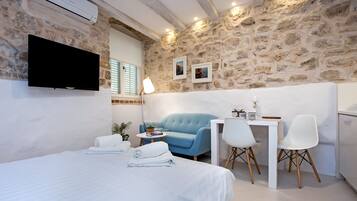 Estúdio Comfort | 1 quarto, com mobília individualizada, Wi-fi grátis