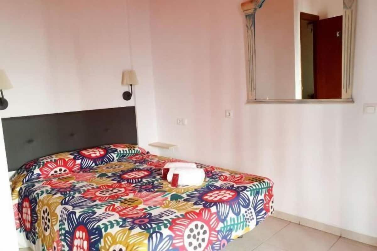 Roupa de alta qualidade, ferro/tábua de engomar, Wi-fi grátis