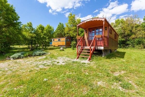 La Grange D'emile Gites, Roulottes Et Piscine - Gard
