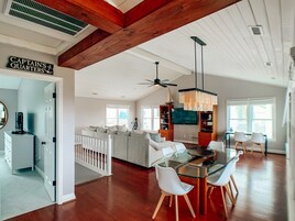 Casa, 4 quartos | Cozinha privada | Um frigorífico, um forno, uma cafeteira/bule, uma torradeira 