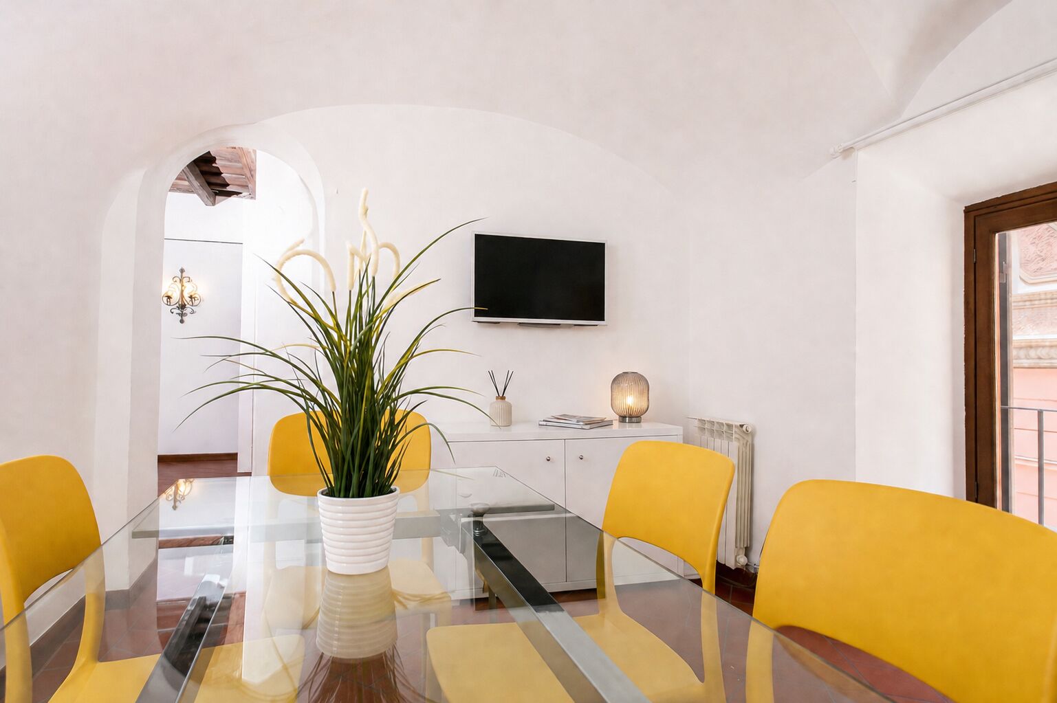 Apartamento, 2 quartos | Sala de jantar