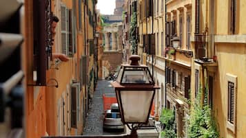 Apartamento, 2 quartos | Vista do quarto