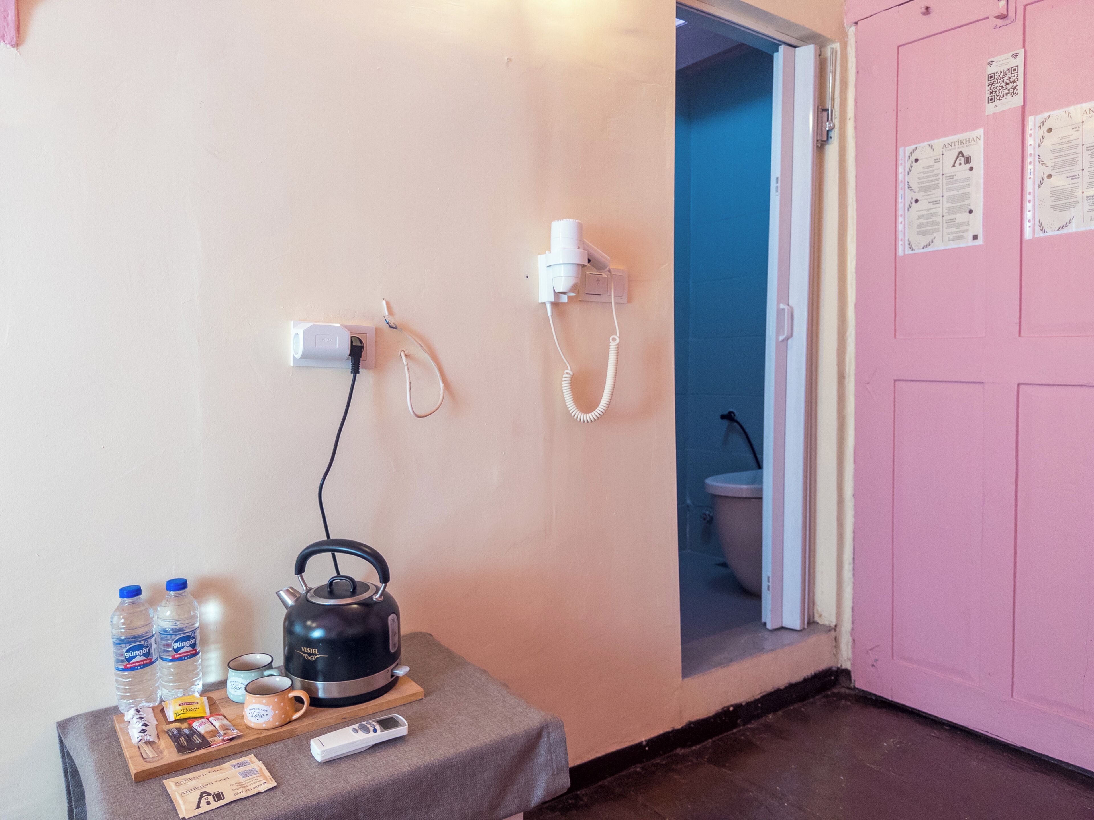 Quarto casal | Roupas de cama premium, ferros/tábuas de passar roupa, Wi-Fi de cortesia