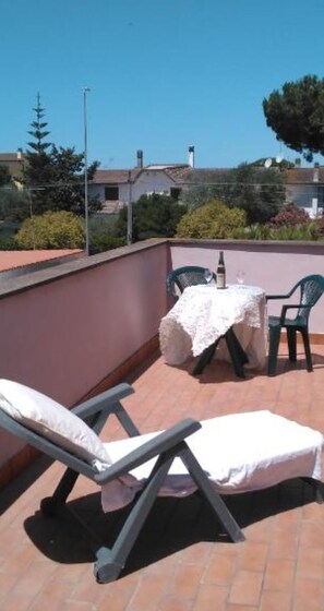 Quarto superior, 1 cama Queen, banheira (Luna) | Cofres nos quartos, quartos à prova de som, roupa de cama