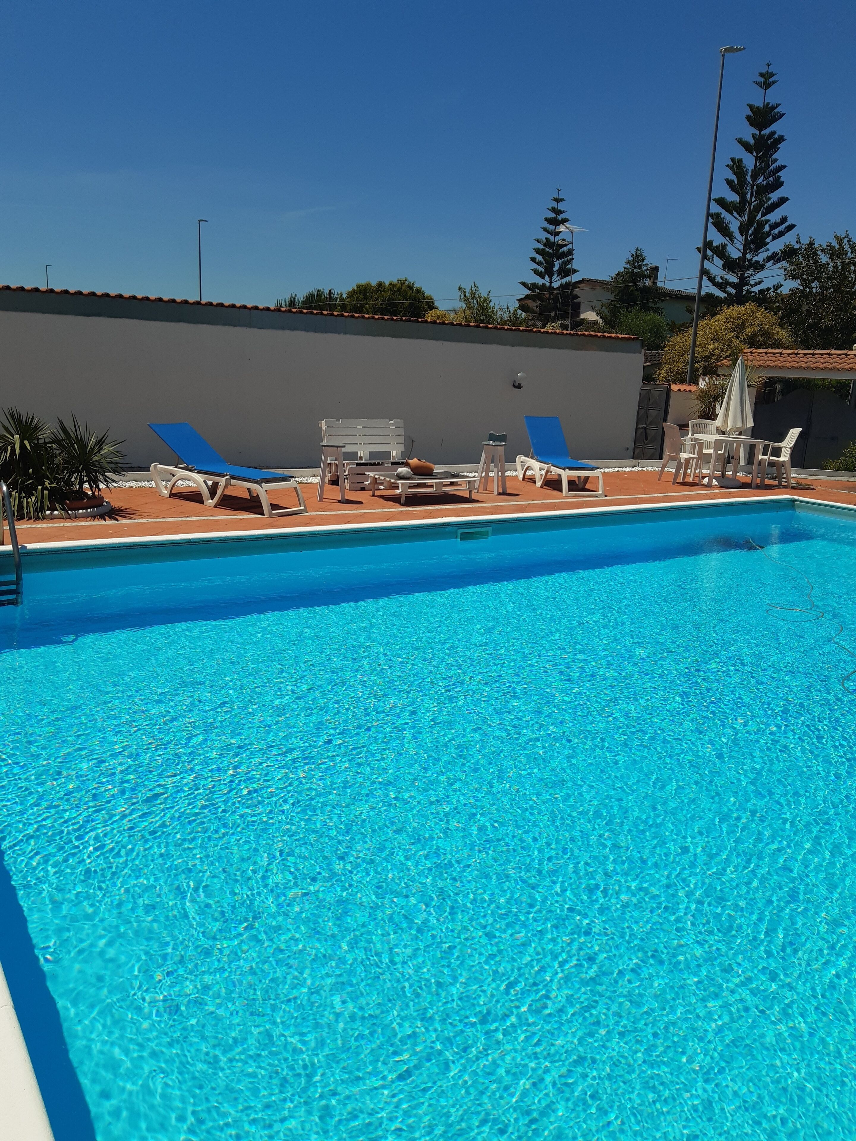 Piscina exterior sazonal 