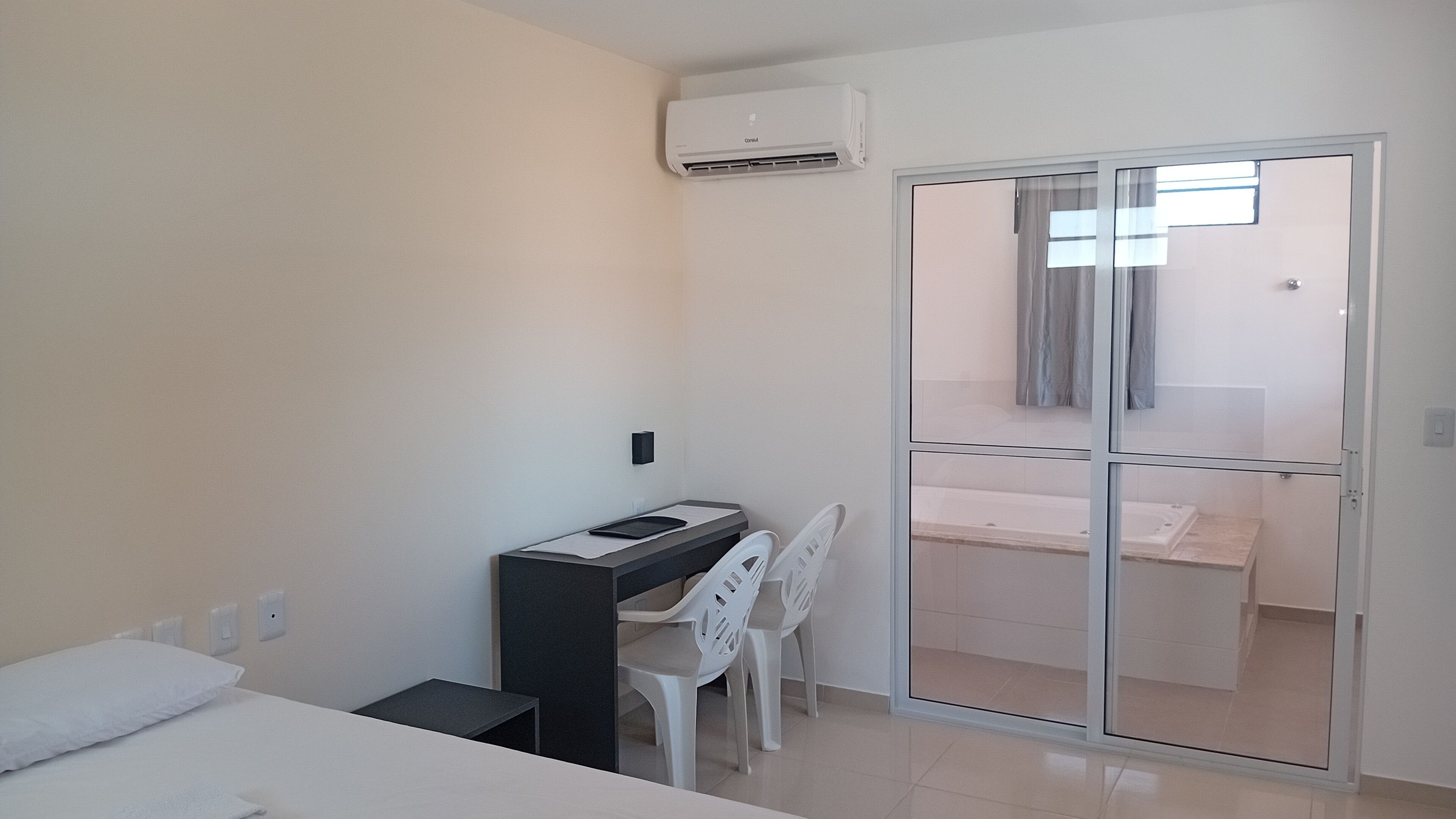Suite Romântica | 1 quarto, roupa de alta qualidade, secretária 