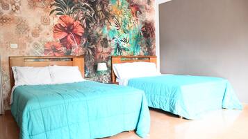 Quarto Duplo ou Twin Básico, vista para a montanha | Cortinas/cortinados opacos, roupa de cama fornecida