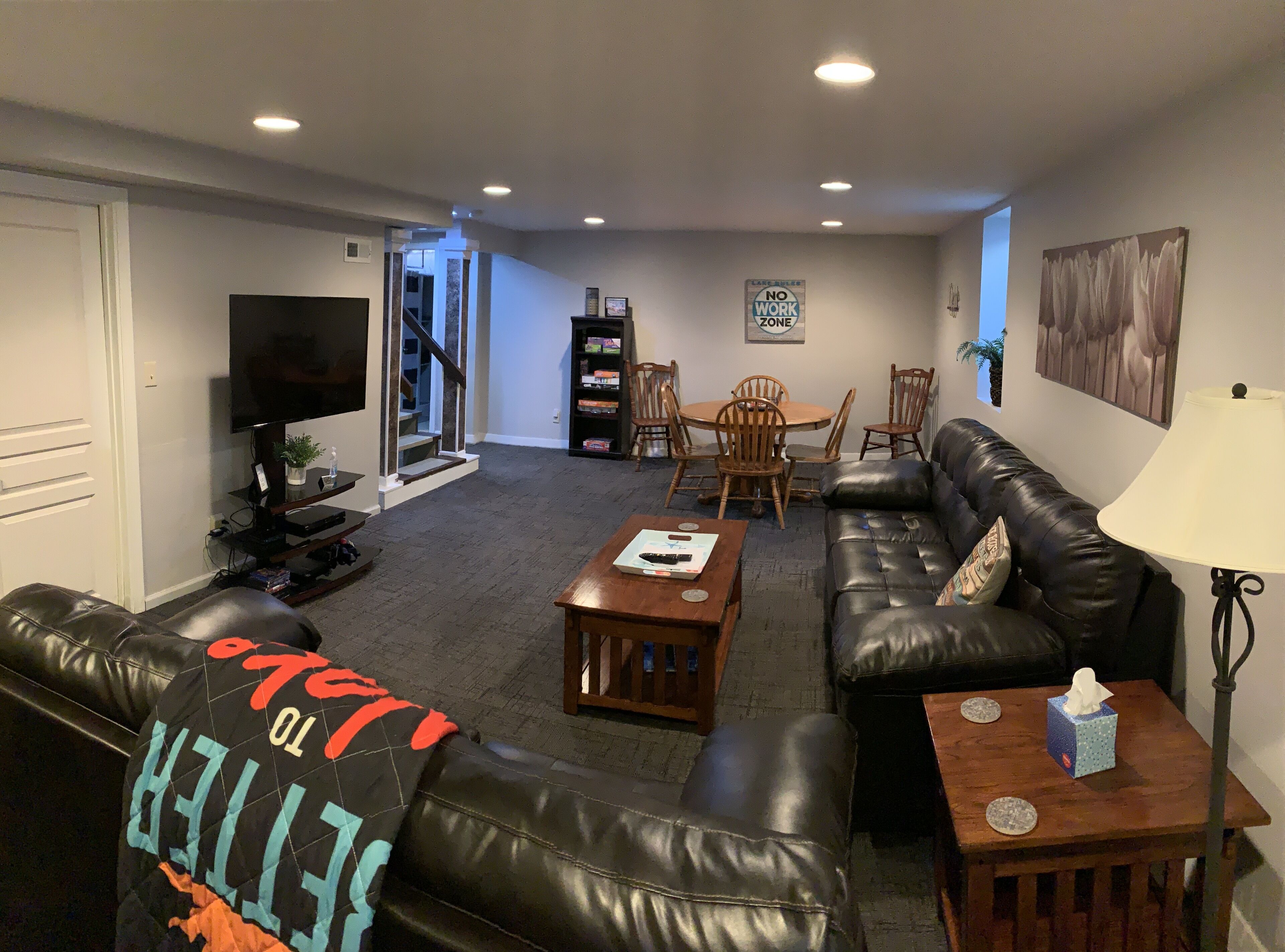 Modern 3-br Downtown Retreat  Walk To City Beach, Dining, Shops & Nightlife - Clear Lake, IA