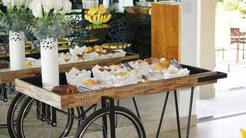 Pequeno-almoço tipo buffet diário incluído