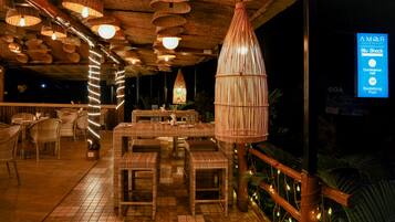 Culinária internacional, vistas para o jardim