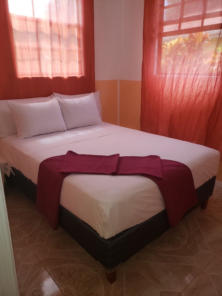 Cozy Villa In Soufriere, Saint Lucia: Just 5 Minutes From Everything! - Saint Lucia