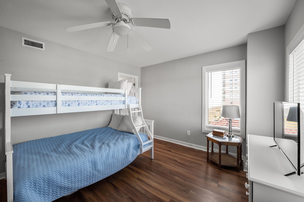 Xanadu Ii 501, Spacious 3 Br Ocean Front Condo With An Outside Swimming Pool And Beautiful Ocean Front Views - Myrtle Beach, SC
