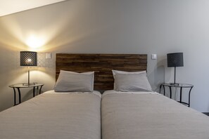Quarto duplo standard | Individualmente decorados, individualmente mobiliados, cortinas blackout