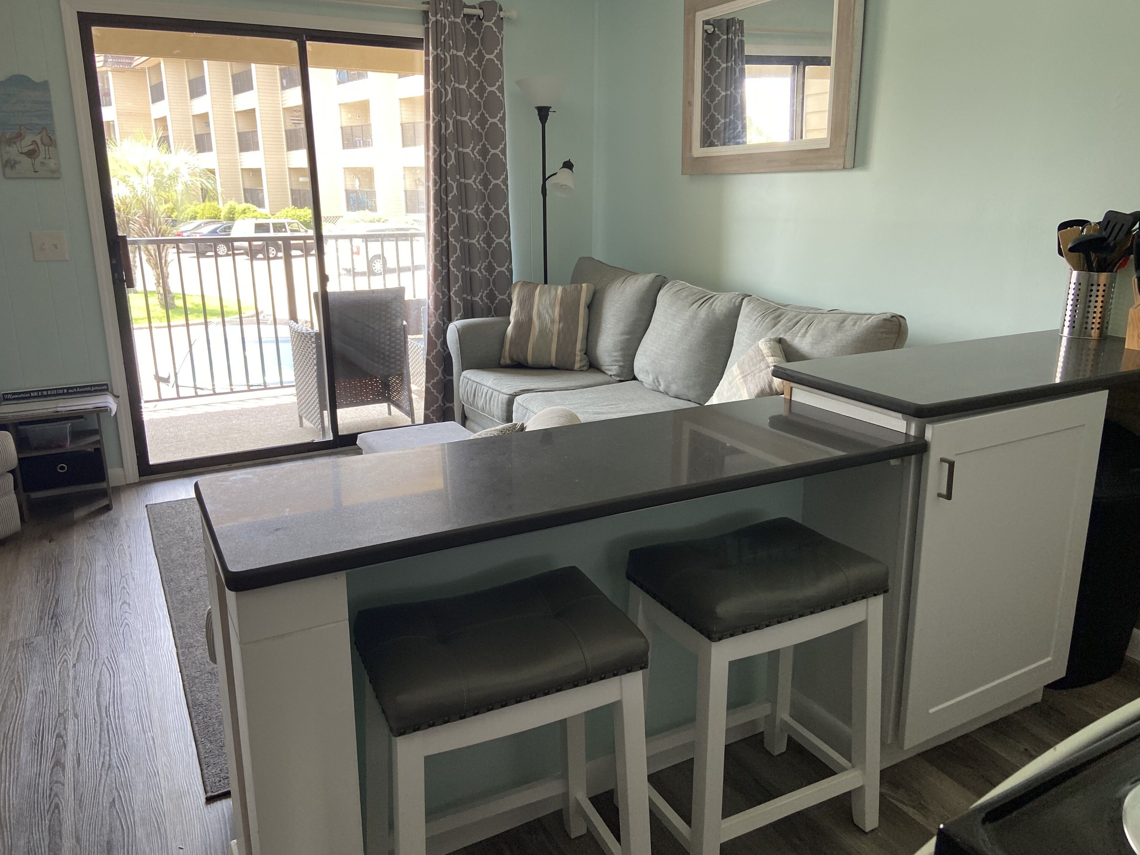 Beautiful  Remodeled Villa Just Steps To The Ocean - South Carolina