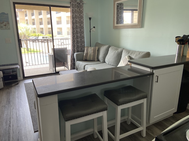 Beautiful Remodeled Villa Just Steps To The Ocean - Bradley Beach, SC