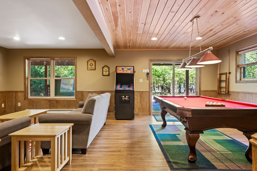 Rocky Top By Pmr, 6br Cedar & Stone Cabin, Built For Crowds, Hot Tub, Sleeps 17 - Pennsylvania