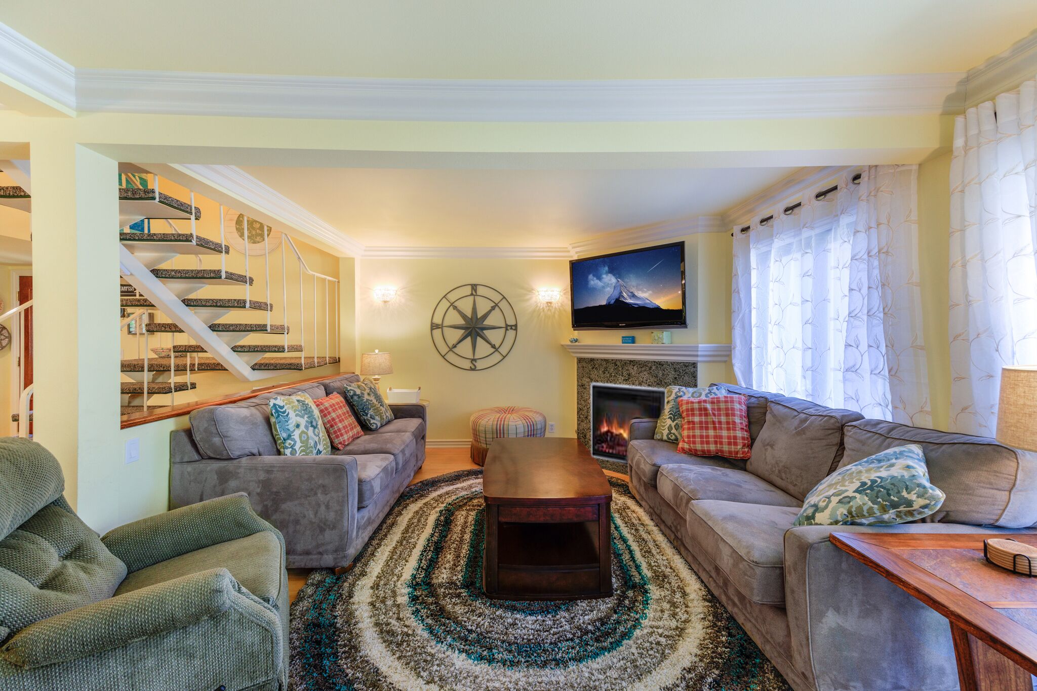 Maison De Ville Spacieuse + Patio + Balcons Privés + Cuisine Mise à Jour - Avalon, CA