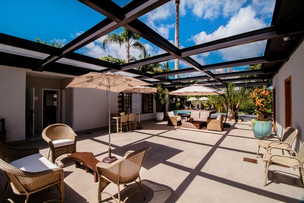 Smart TV 30 polegadas com canais digitais, TV, Netflix