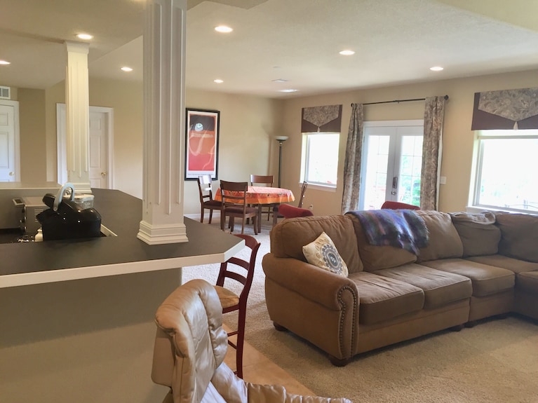 Spread Out In A Large,1600 Sq Foot Comfort Suite 1 Bedroom Plus Additional Nook - Frederick, CO