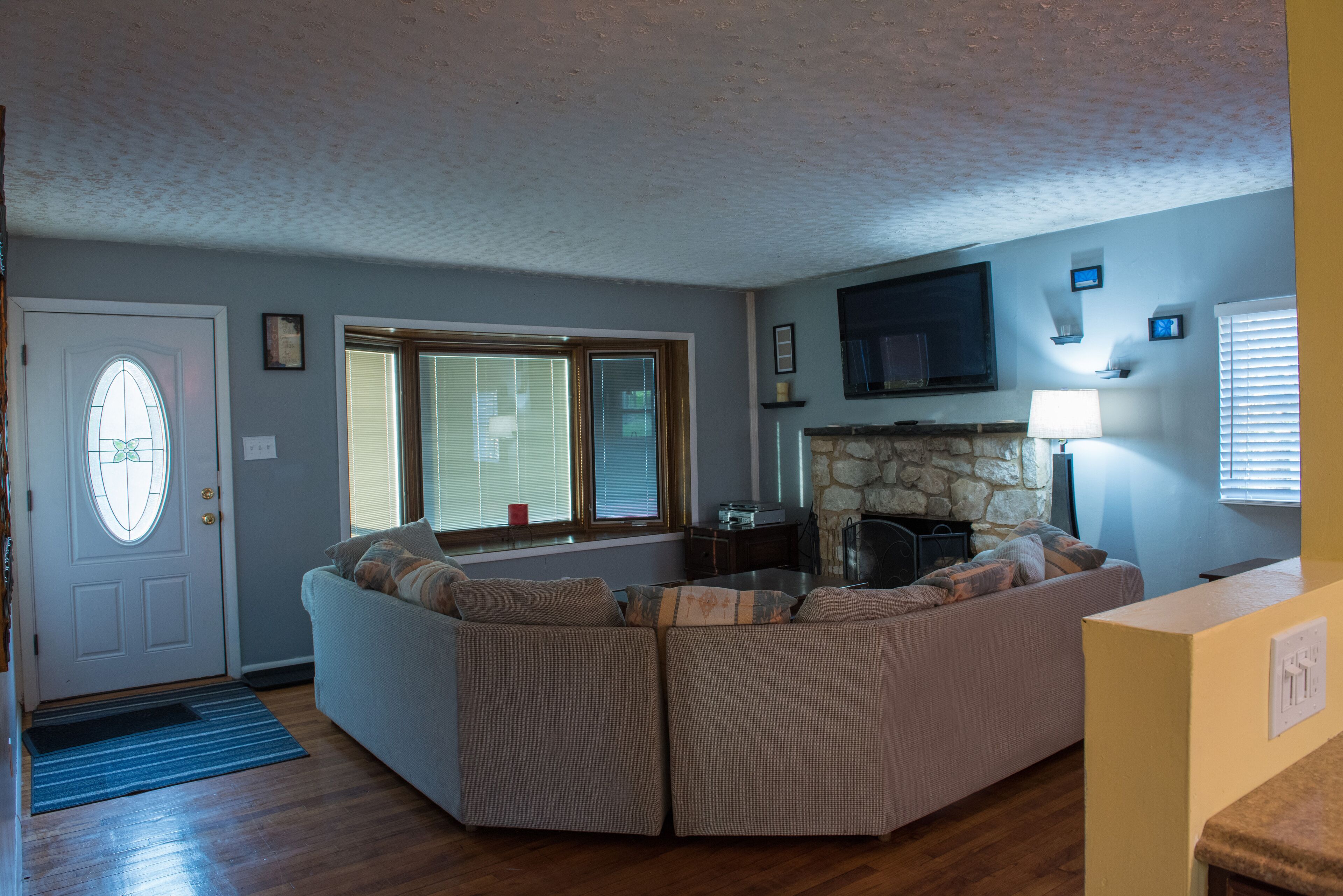 Welcoming Family Home In Amenity Filled Private  Community - 1 Block From Lake - Pocono Mountains, PA