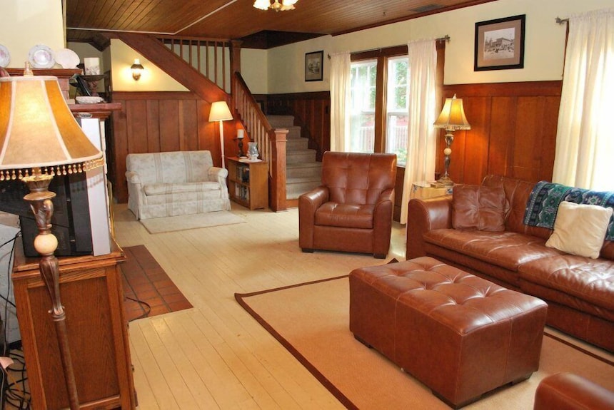 6 Bed/2 Bath, Cozy Gas Fireplace, River, Convention Center, 2 Blocks To Beach - Seaside, OR