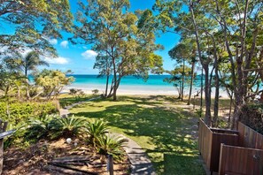 Vista para praia/oceano