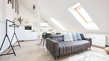 Loft Apartment | Sala de estar | TV de ecrã plano