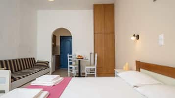 Quarto Triplo | Cofre no quarto, cortinas/cortinados opacos, quartos insonorizados