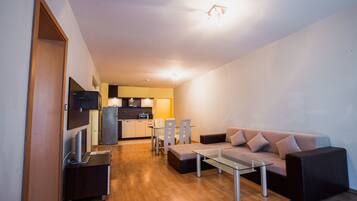 Apartamento Clássico, 1 quarto | Secretária, secretária adequada para computadores portáteis