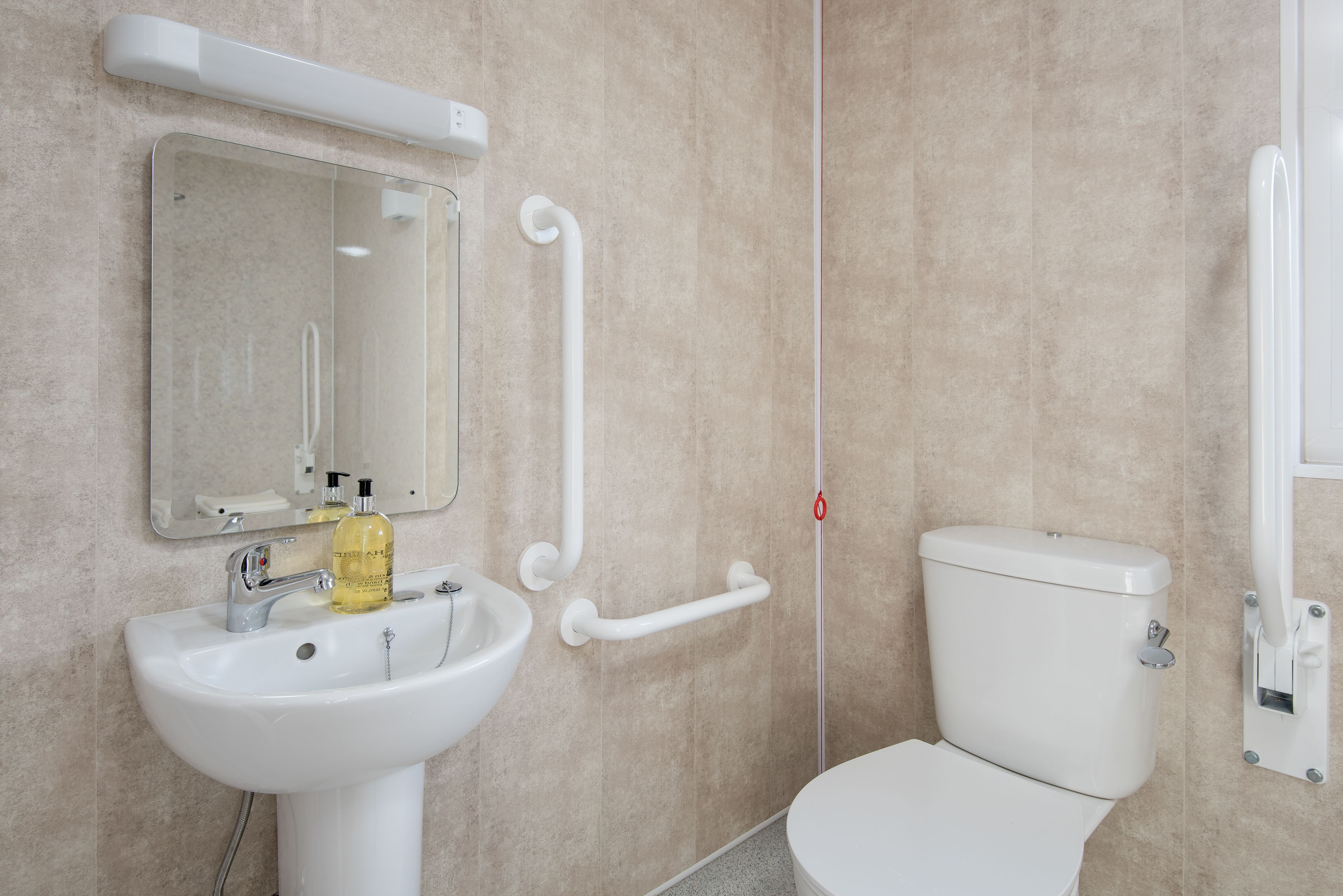 Quarto casal ou duplo, acessível | Banheiro acessível