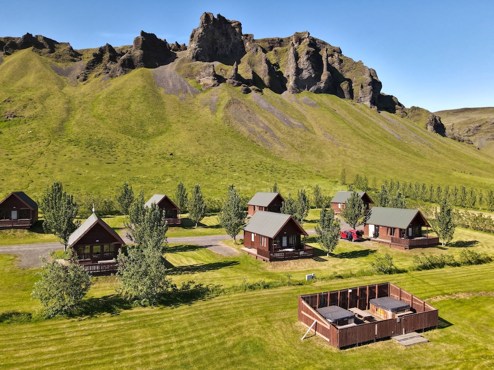 Hörgsland Cottages - Iceland
