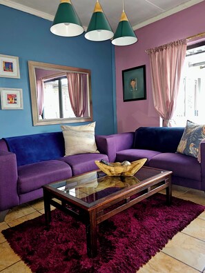 Apartamento Familiar (Duckegg Blue / Raspberry Flatlet) | Sala de estar | Smart TV de 40 de cm com canais via satélite, televisor, Netflix 