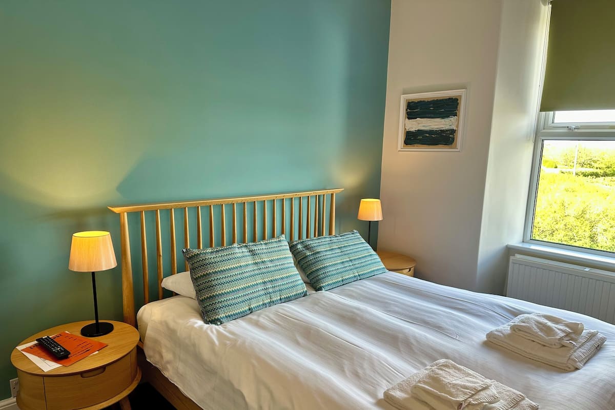 Quarto Duplo Básico | 1 quarto, roupa hipoalergénica, edredões de penas