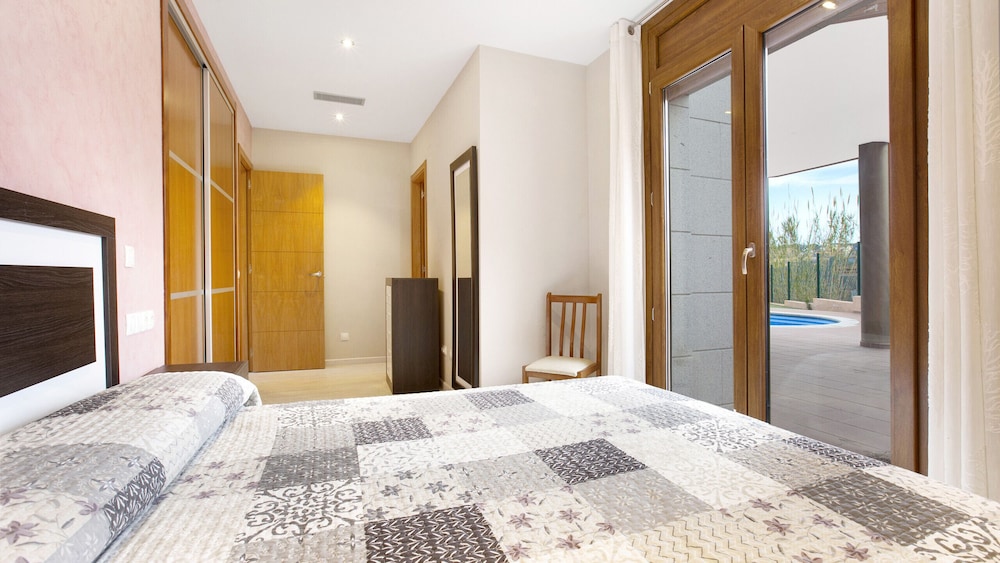 2pau01- Belle Maison Pour 8 Personnes Avec Piscine Privée Située Près De La Plage De Lloret De Mar - Lloret de Mar