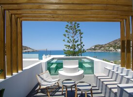 Suite-Estúdio Presidencial, 1 quarto, vista para a praia | Vista da varanda