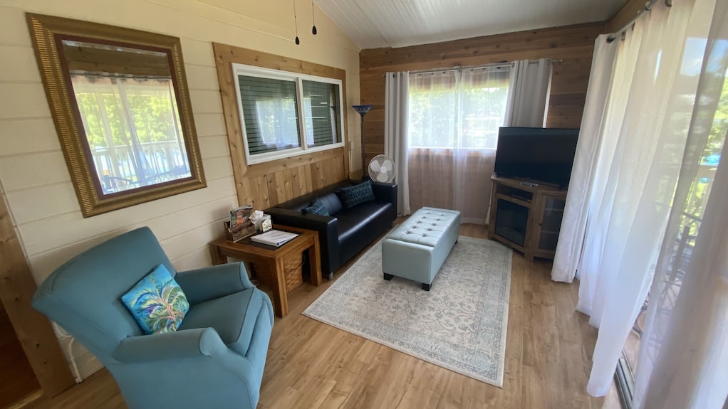 ~ Encanto Privado<br>~ Lakefront Estate Cottage<br>~ Inicio De Alquileres En Septiembre De 2019 - Altamonte Springs, FL