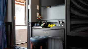 Quarto Júnior, 1 quarto | Minibar, cofre no quarto, secretária, quartos insonorizados