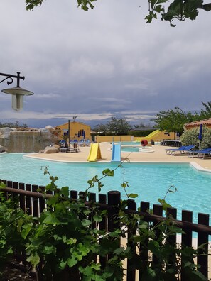 Piscina exterior sazonal 