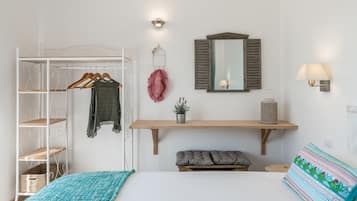 Quarto casal, vista para o jardim | Individualmente decorados, individualmente mobiliados, escrivaninha