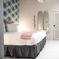 Quarto Standard | Roupa de alta qualidade, camas de colchão pillowtop 