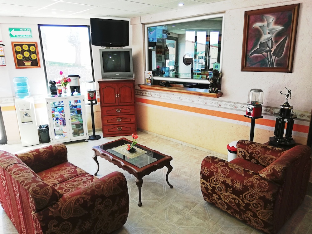 Hotel Villa De Las Flores - Zacatlán