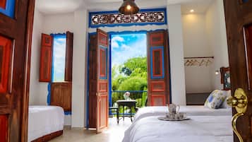 Quarto triplo luxo, para não fumantes | Ferros/tábuas de passar roupa, Wi-Fi de cortesia, roupa de cama