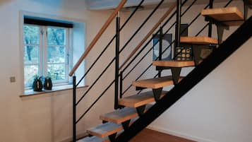 Apartamento Básico, 3 quartos (8 persons) | Sala de estar | TV de ecrã plano